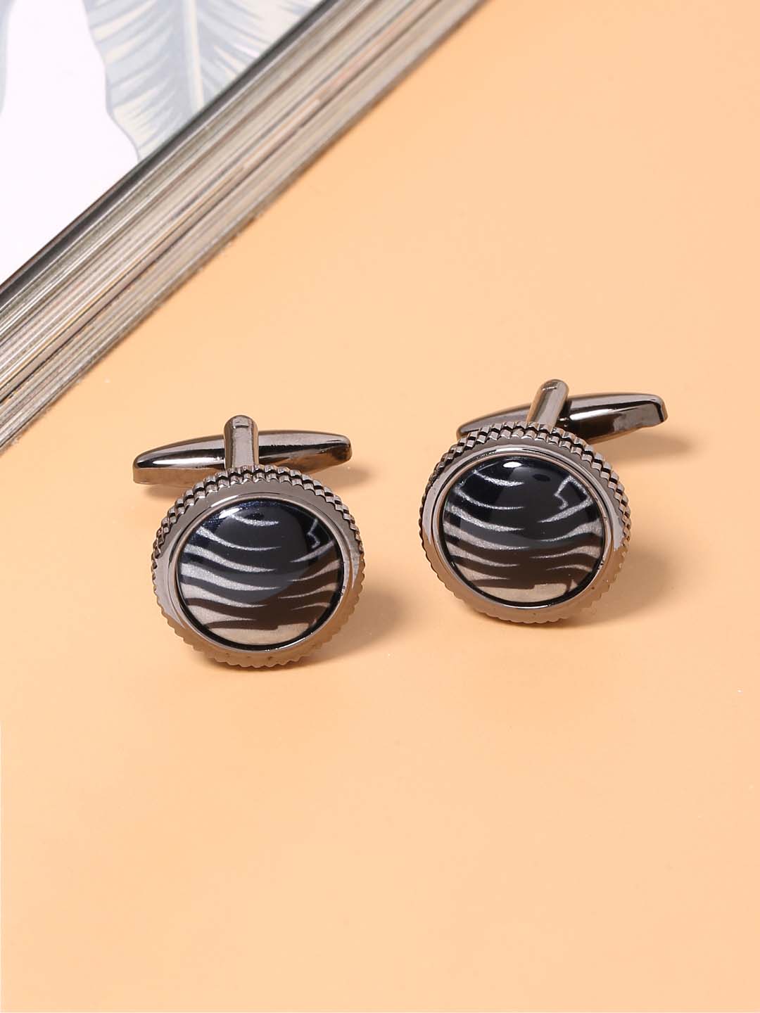 Buy Classic Corporate Whale Back Black Cufflink - Tistabene